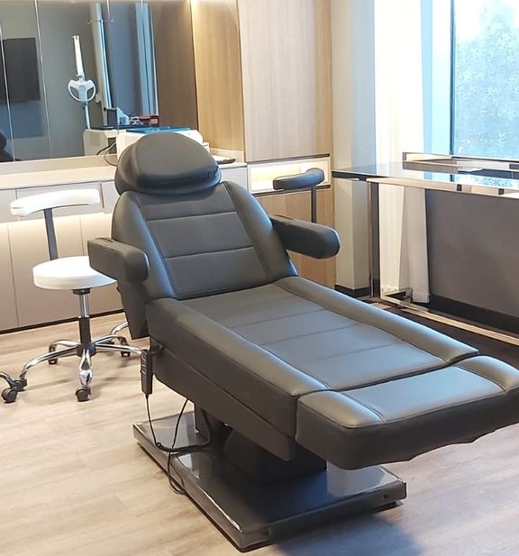 Beauty Center Motorized Hair Transplantation and Care Chair.